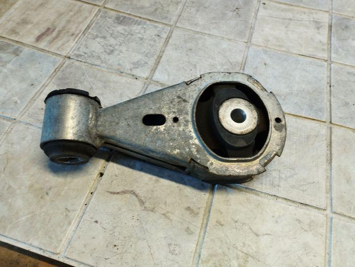RENAULT Megane 3 generation (2008-2020) Front engine mount 113560009R ...